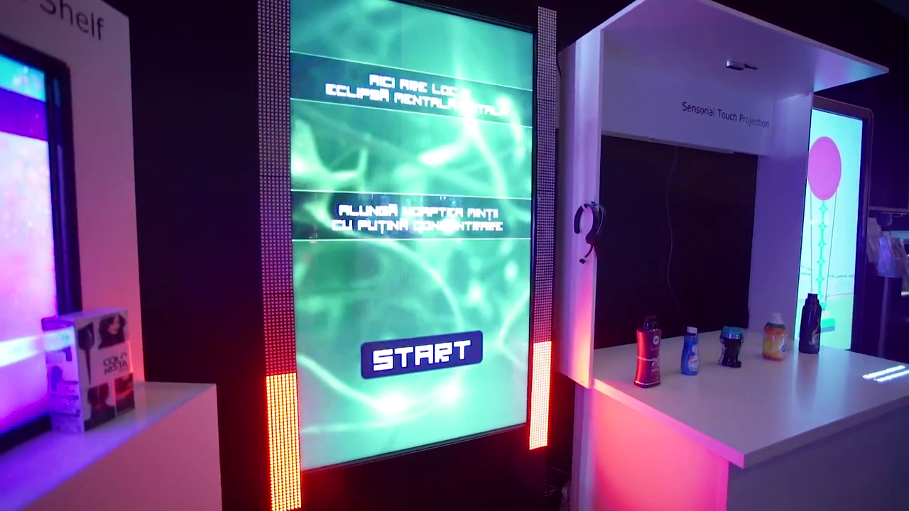 Experiential customized photobooth – Interactive Retail